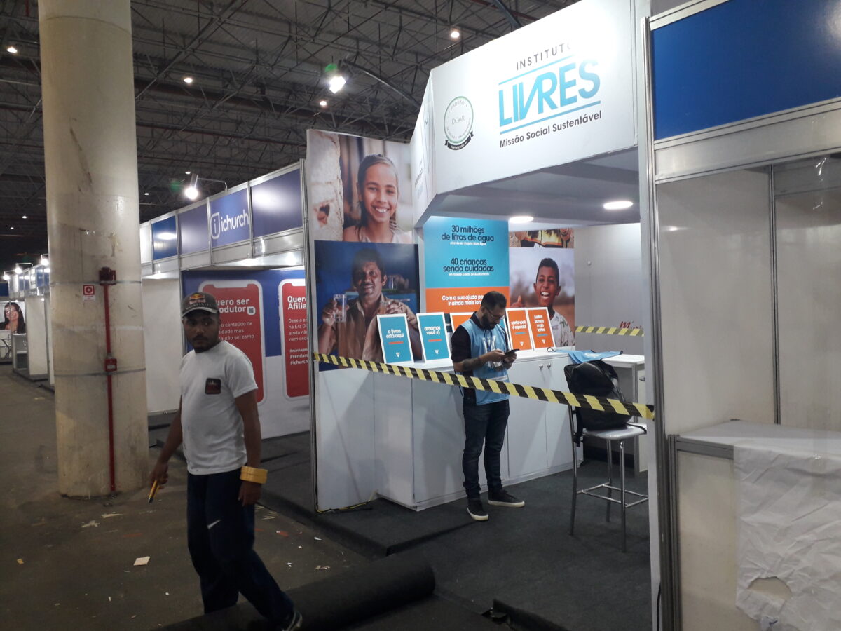 montadora-de-stands - UPTRADE STANDS